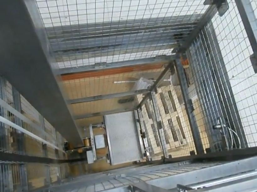 Вертикальные конвейеры периодического действия