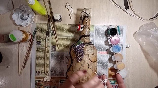 Декупаж бутылки из чайных пакетиков.