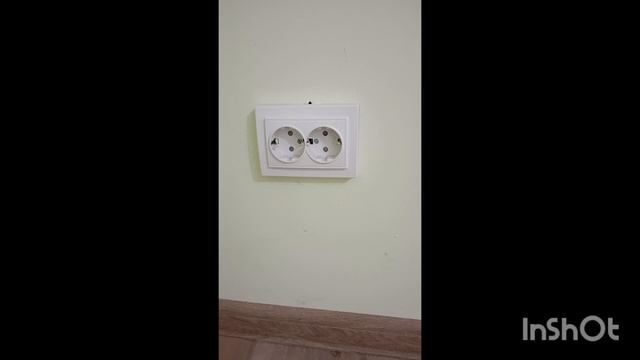 Свинка и разетка.