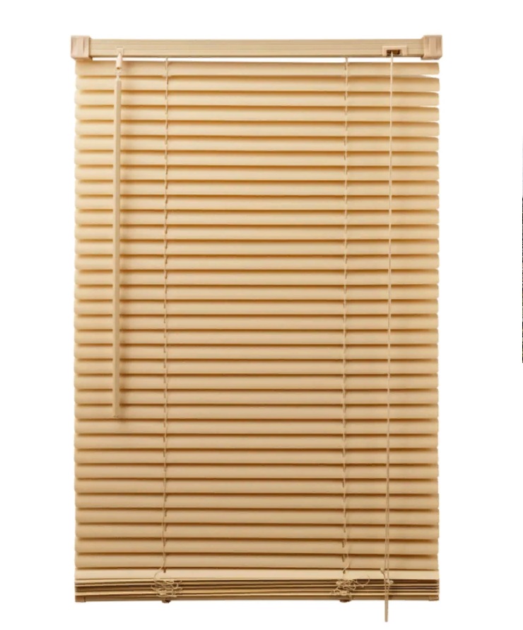 Устанавливаем жалюзи ПВХ.