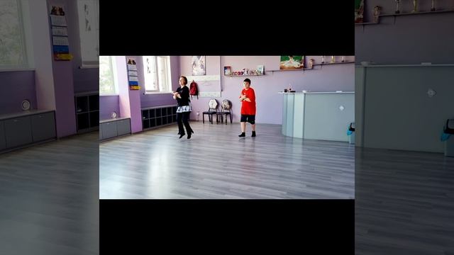 Танцы. Шаг 3. Простая связка из базовых шагов. Дмитриченко Е. Эдельвейс.