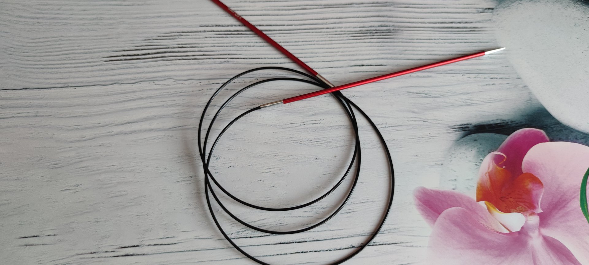 как выровнять леску на вязальных спицах