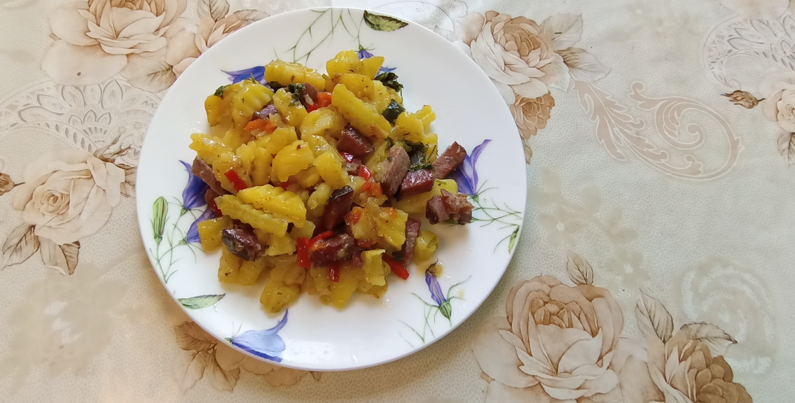 Картофель с копчёным мясом в мультиварке. Ароматное жаркое.