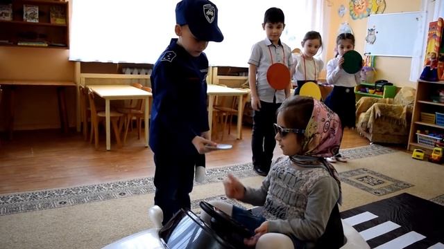 ВеДеДо. "Светофор" (Коренблит - Грозовский) на кабардинском языке