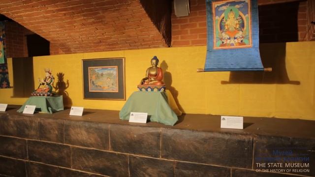 Выставка «Под сиянием Хан Гаруды»