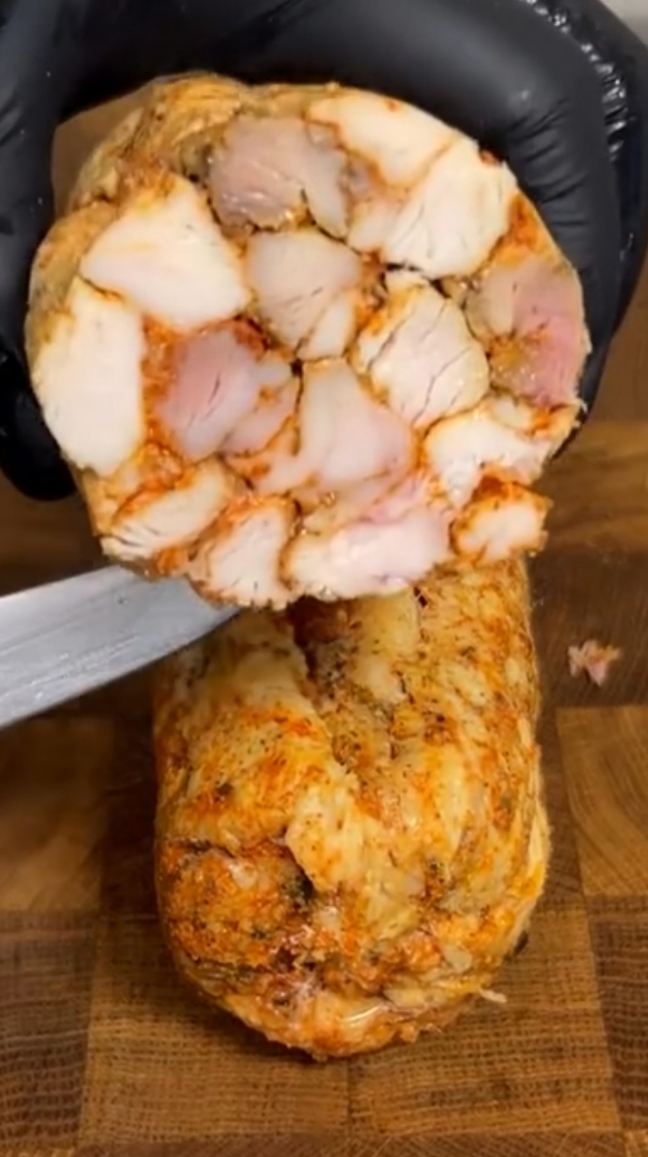 Вкусный куриный рулет.