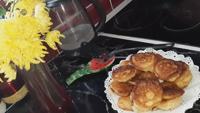 ОЛАДЬИ С ЯБЛОКОМ - Ешь стоя, больше влезет !!!