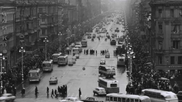 "СТАРАЯ ПЛАСТИНКА"... (Фото группы "Ленинградец" - Поёт Владимир Трошин).mp4