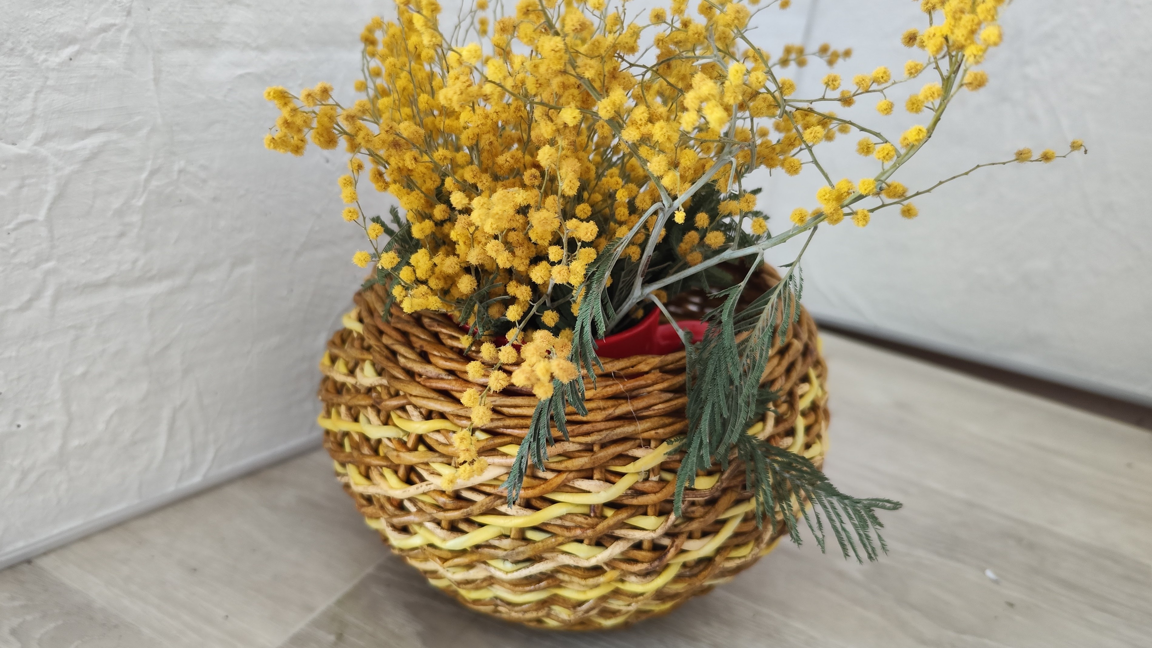 МК. Пузатик узором Волны на нечётном количестве стоек из бумажной лозы. #278