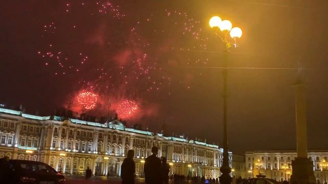 В честь 800-летия Александра Невского в Петербурге прогремел праздничный салют (2021.09.12)
