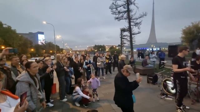 Группа крови (Цой, Кино) - Лев и группа "Далее" г. Москва. ВДНХ. (сентябрь 2023) (№36)