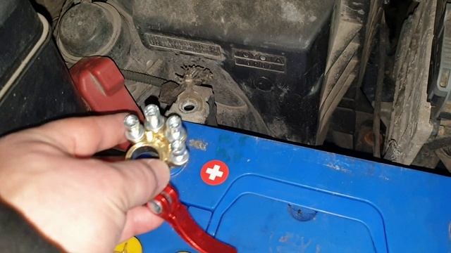 Быстросъем аккумулятора.