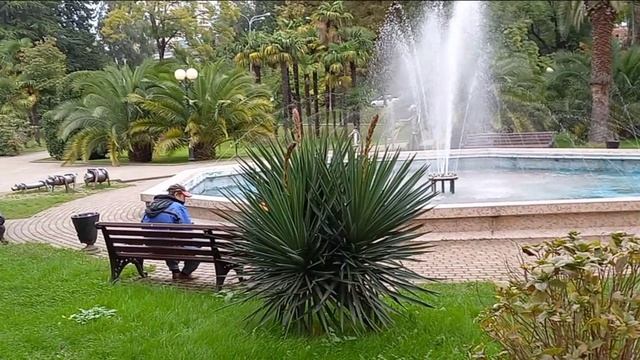 Сочи. Забавная скульптура