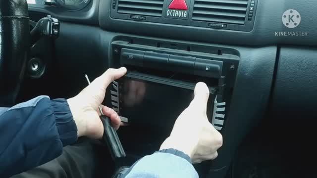 Установка 2-Din  магнитолы в Skoda Octavia Tour