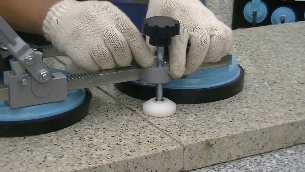 Приспособление для стягивания и выравнивания уровня каменных плит M2