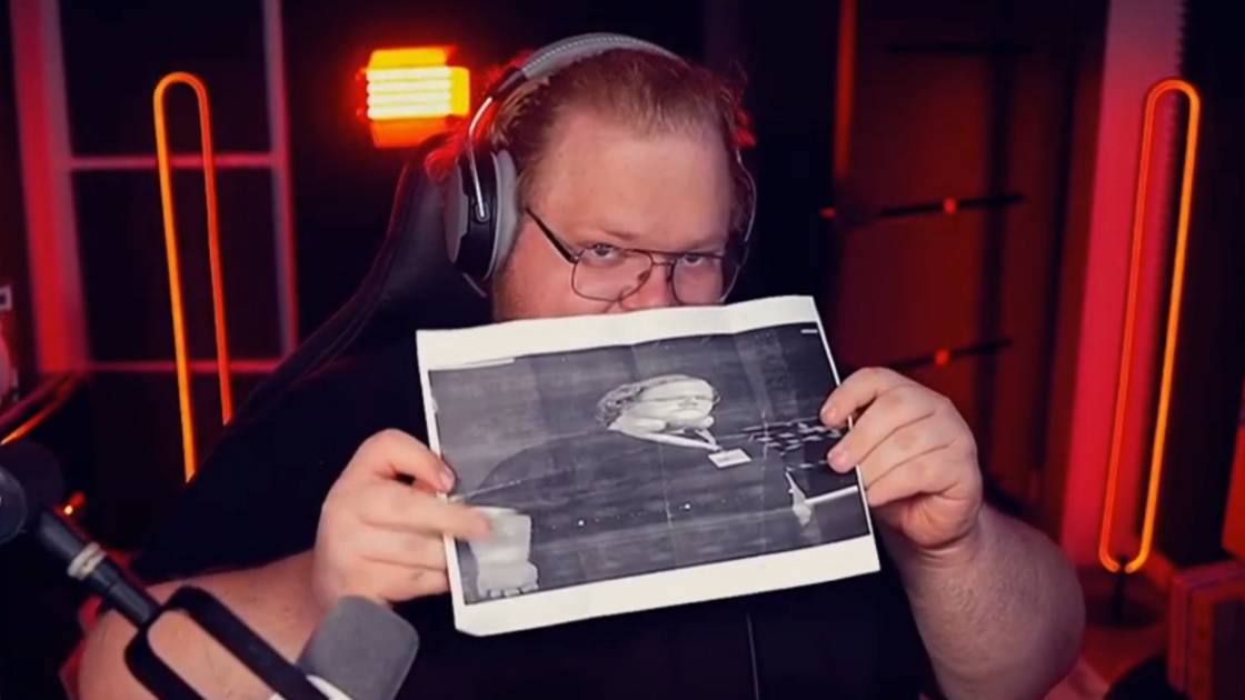 T2X2 Распаковывает посылки от подписчиков