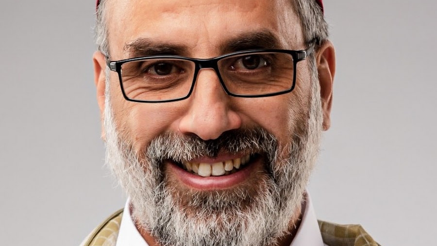 Сура - Аз-Зумар. Чтец: Шейх Юнус Асвалис (يونس اسويلص) - سورة الزمر (وينجي الله الذين اتقوا)