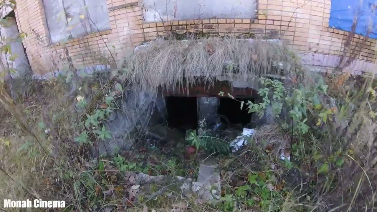 Заброшенная территория компании Большегруз в Ногинске, которая похожа на заброшенный спортивный комп