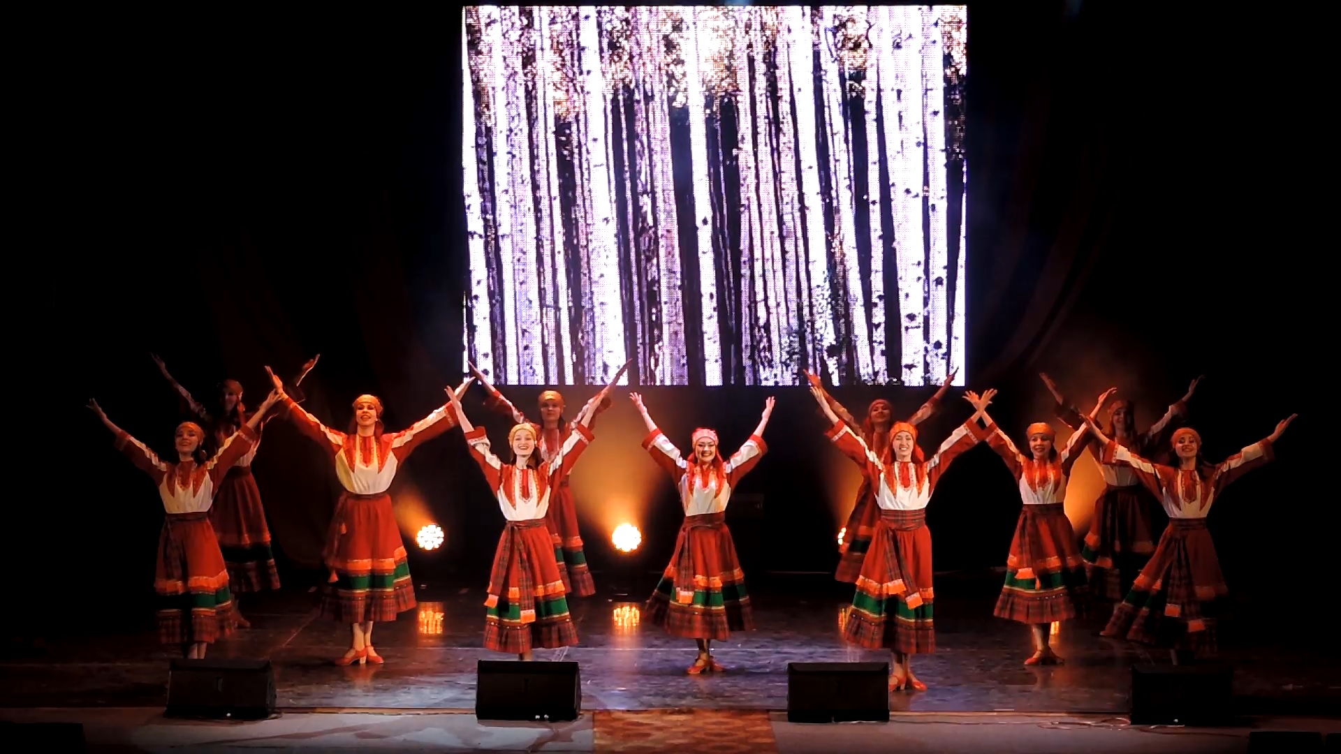 Ансамбль народного танца «Яблонька» - Танец народный стилизованный (2015)