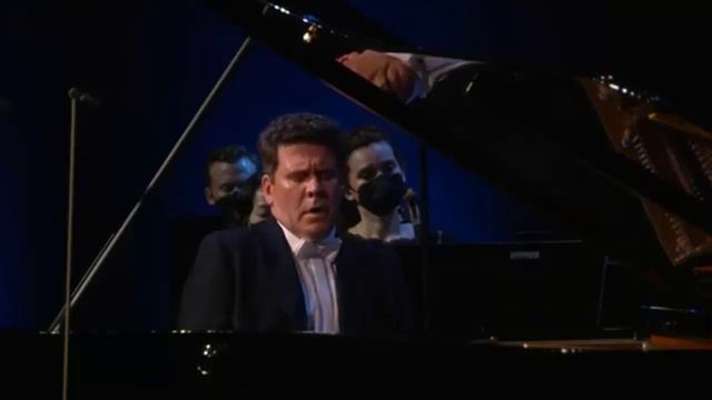 Сергей Рахманинов. Вокализ, опус 34, № 14. Исполняет Денис Мацуев (фортепиано).