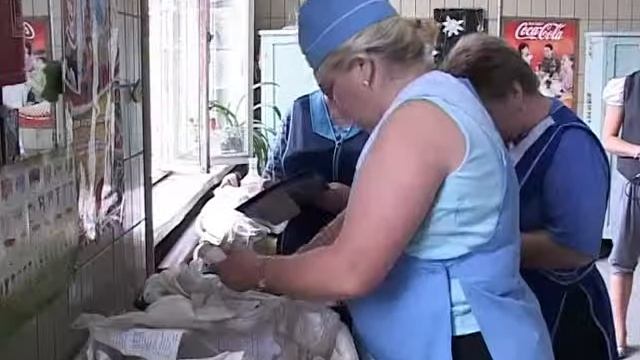 На кузнецкой обувной фабрике пекут хлебо - булочные изделия.Август 2011 год.