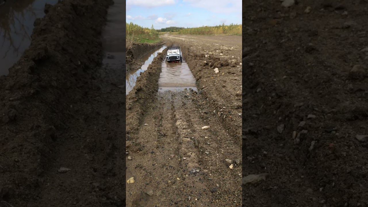 Дефендер нагнал волну)) #rc #rccar #crawler #rclife #rcmodel #4x4rc #mn99s #mnrc #defender #scale