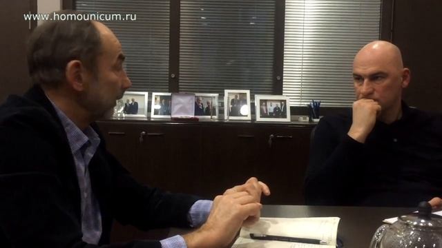 Беседа Андрея Захаревича и Радислава Гандапаса.mp4