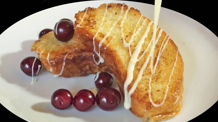 Возьмите хлеб и приготовьте вкусный десерт. Вкусные сладкие гренки.