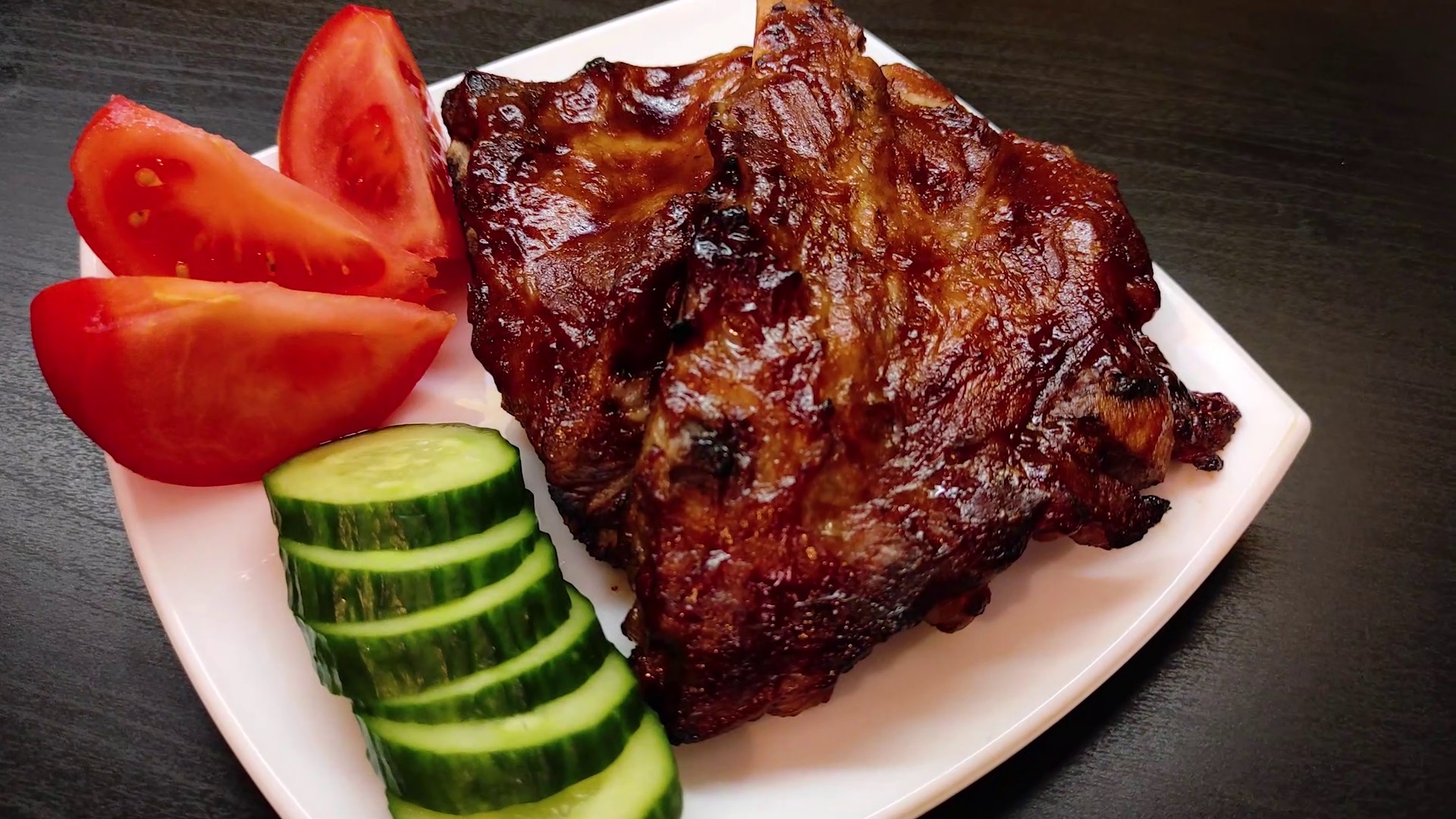 Свиные рёбрышки барбекю в вишнёвом соке