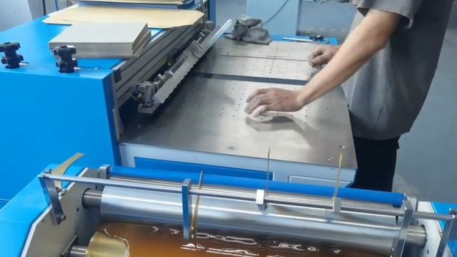 Крышкоделательная машина MF-SCM500