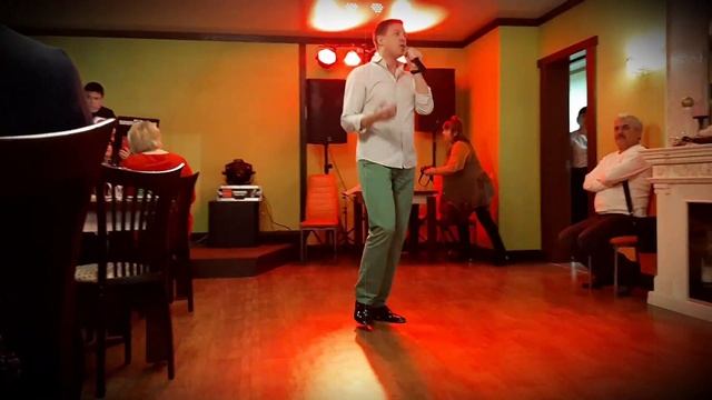 фиалка алая