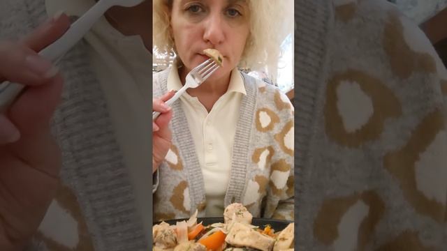 -ПРОБУЮ БЫЧЬИ ЯЙЦА😱 #обзор #еда #кафе #светагранат