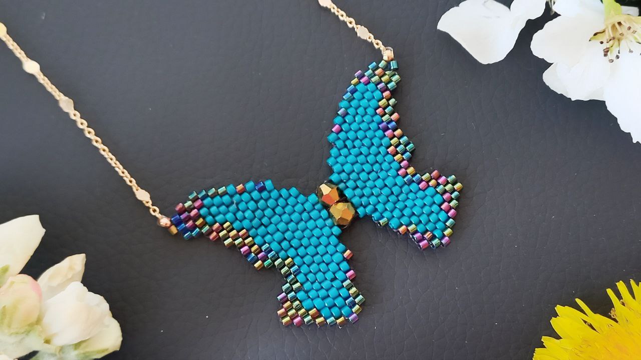 Мастер класс КУЛОН БАБОЧКА из бисера. Кирпичное плетение бисером. Колье из бисера