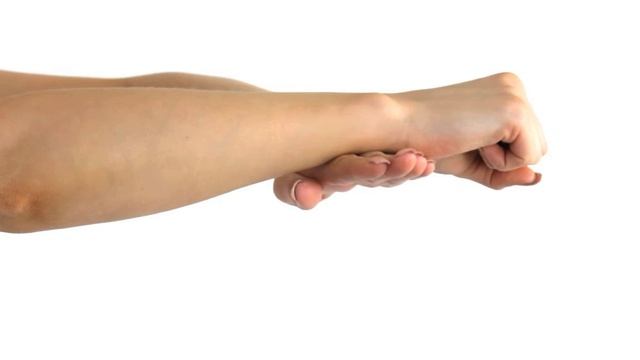 26. Сгибание запястья изометрическое.