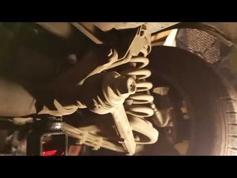 Установка нижней распорки на Ниву 21213.