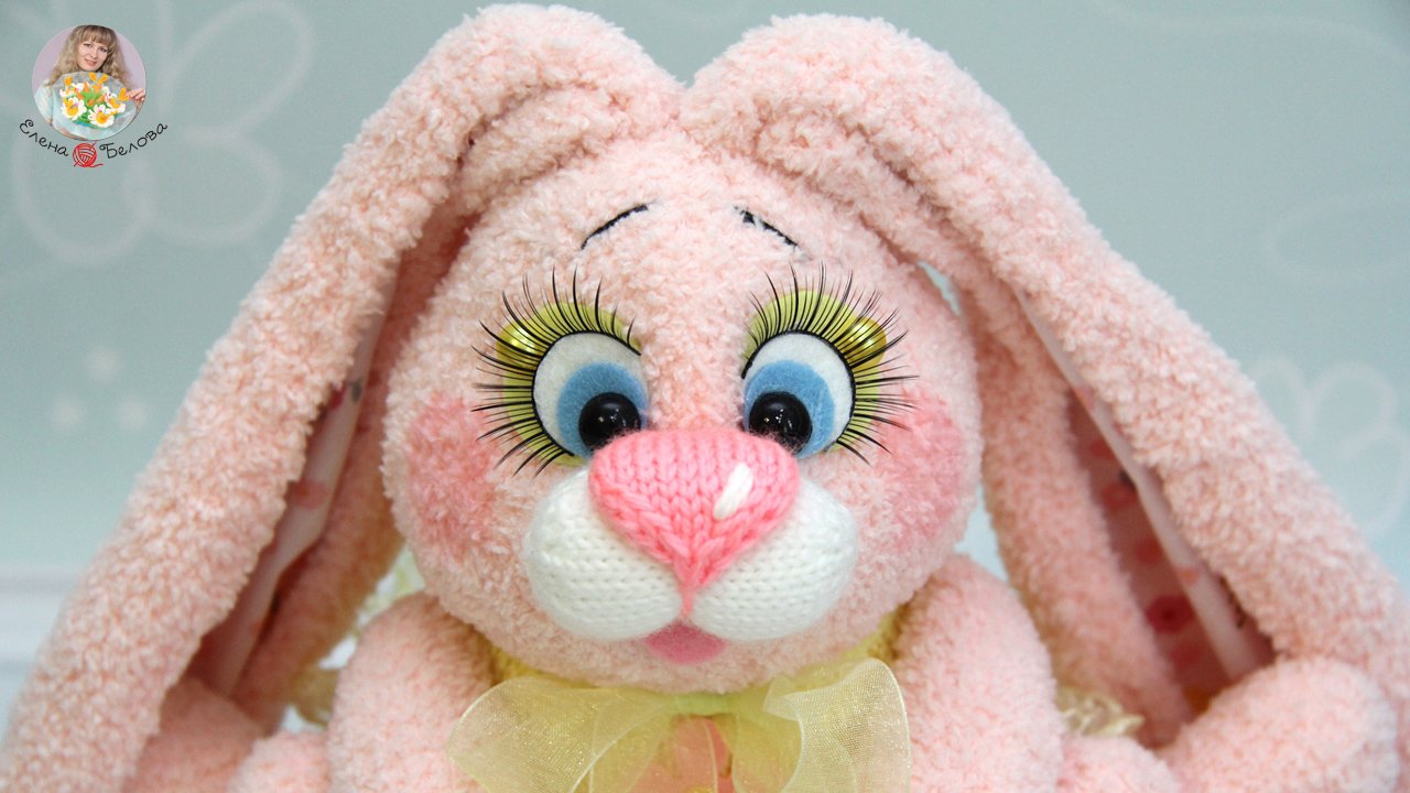 Зайка - вязаная игрушка (спицами)