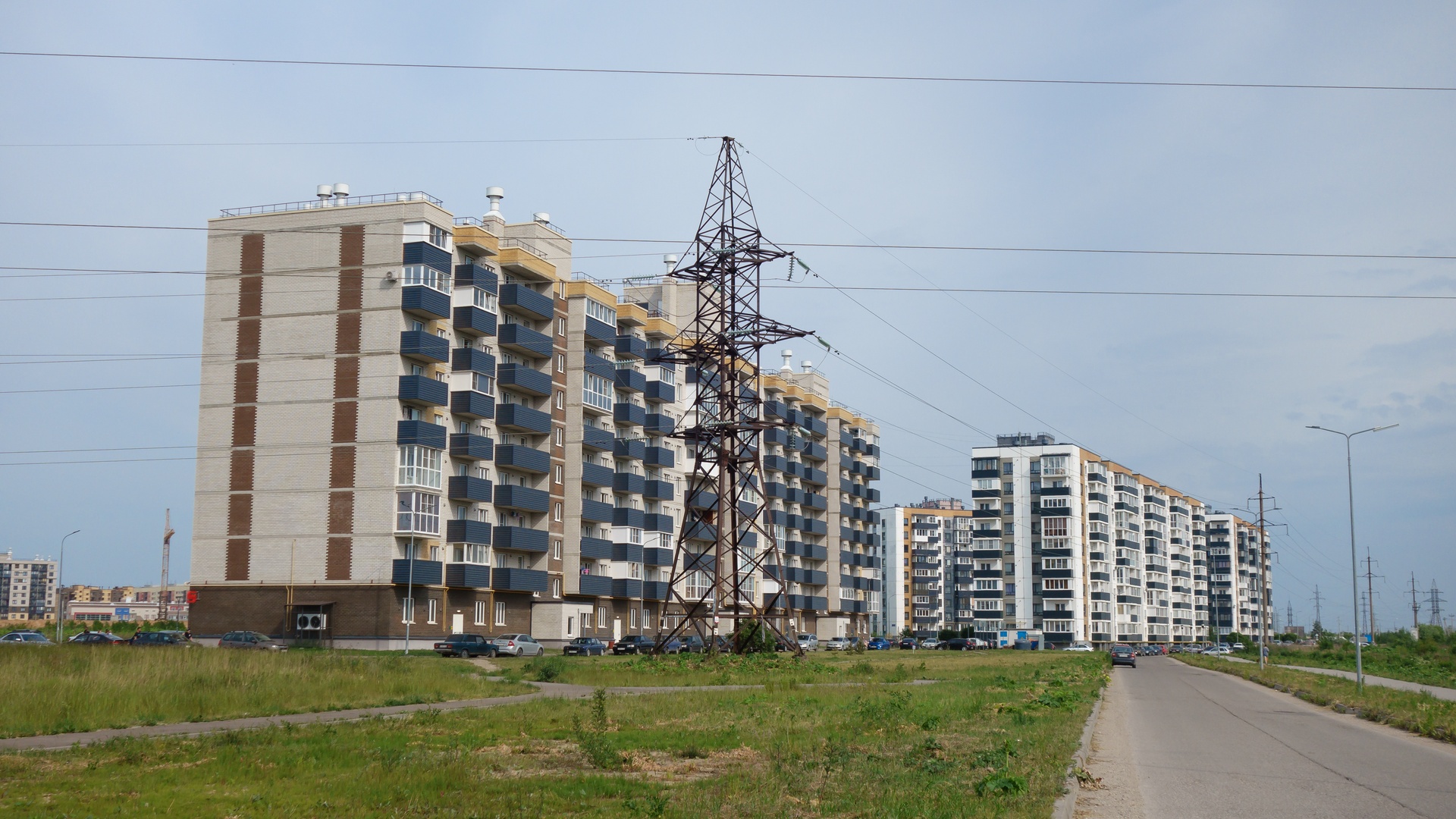 Новостройки Пскова: ул. Венская, Пражская, Героя России Досягаева. Июнь 2023 г.