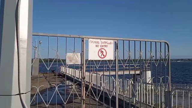 Самара. Речной вокзал. Солнце. Церковь.