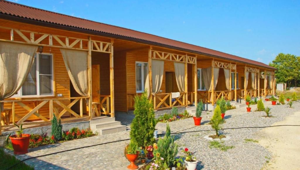 Отдых в Алахадзы гостевые домики под ключ. Коттеджи в Алахадзы. «У Артура» БАЗА ОТДЫХА