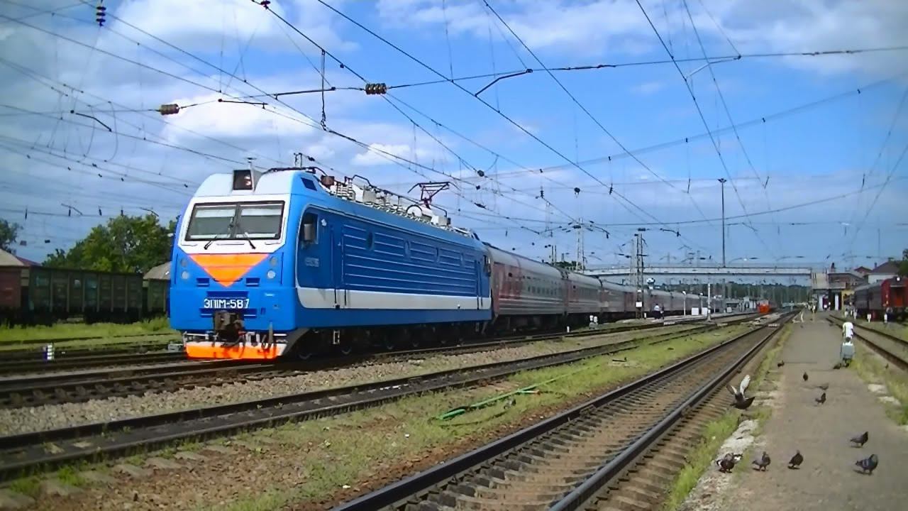 ЭП1М-587 с поездом №135 Махачкала - Санкт-Петербург