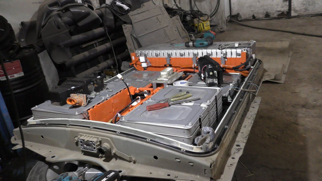 Ремонт Nissan Leaf не едет не заряжается сдох резистор