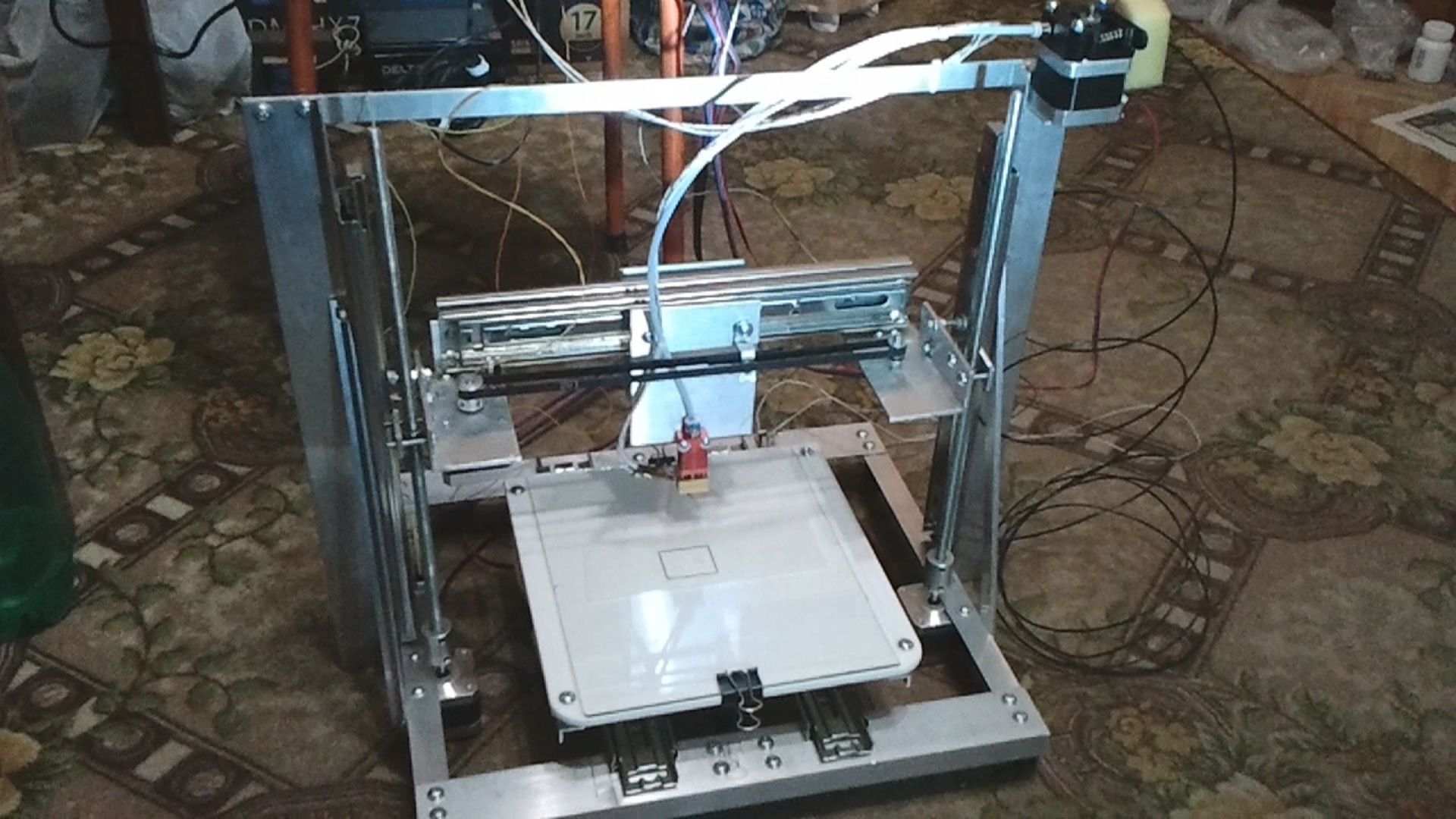 3D принтер на мебельных направляющих