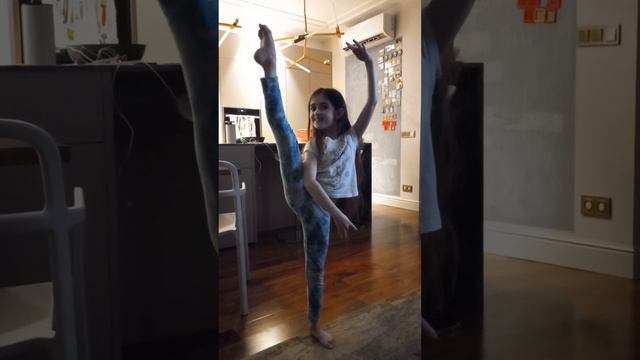 Когда дочка балерина. When your daughter is a ballerina.