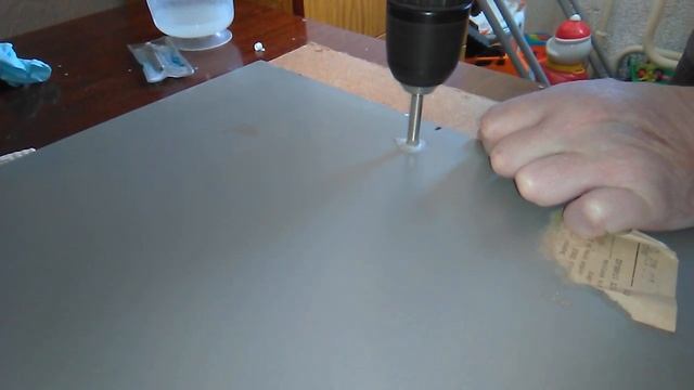 Чем и как просверлить отверстие в зеркале.