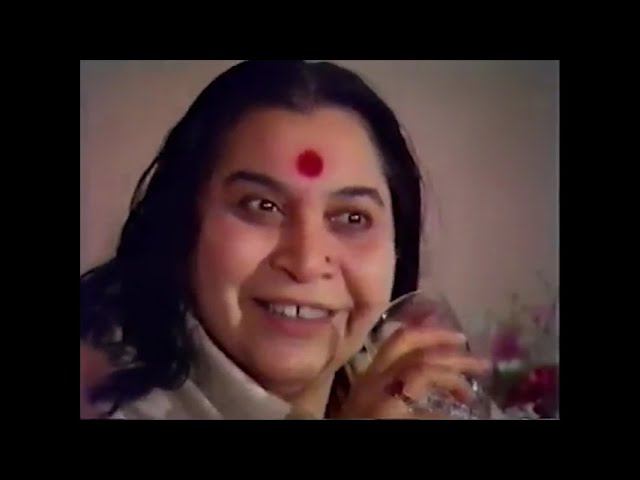 Фрагмент из  видео "Дискуссия о прогрессе на Западе, Римский Ашрам, Италия 1985 -05-17"