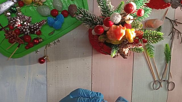 Мыловарение\Собираю Новогоднюю композицию в вязаном кашпо.