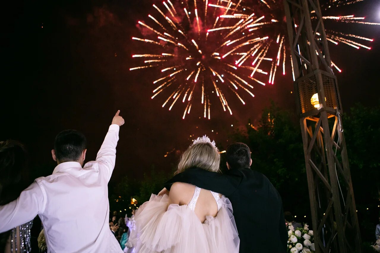 150.000 руб. САЛЮТ высотный. От свадебного организатора Армины БРУМ +79773018815