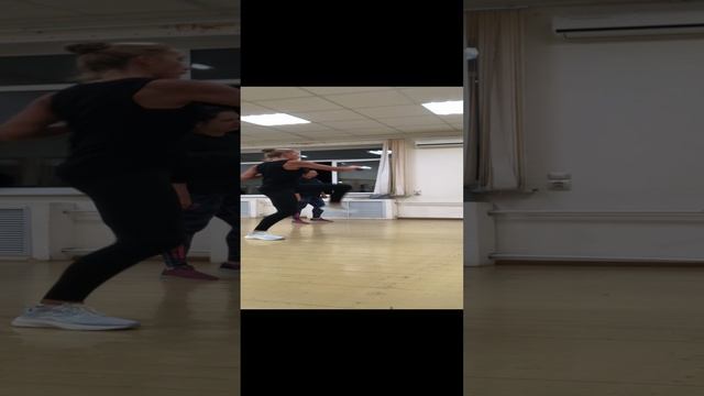 Аэробная тренировка с легкими гантелями!