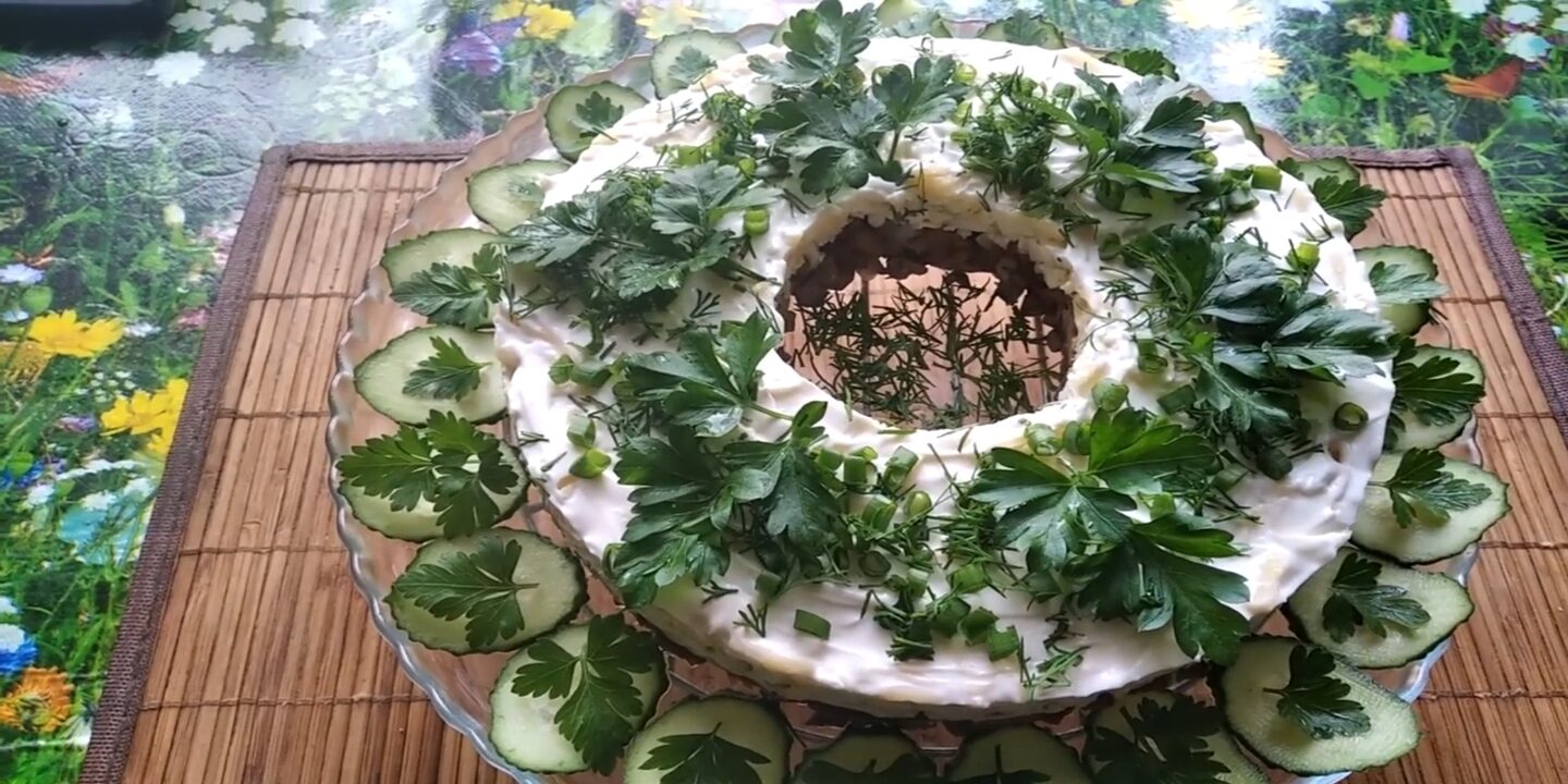 Салат из сердца с грибами и сыром.