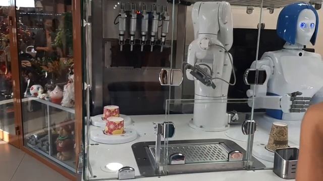 Робот продавец мороженого